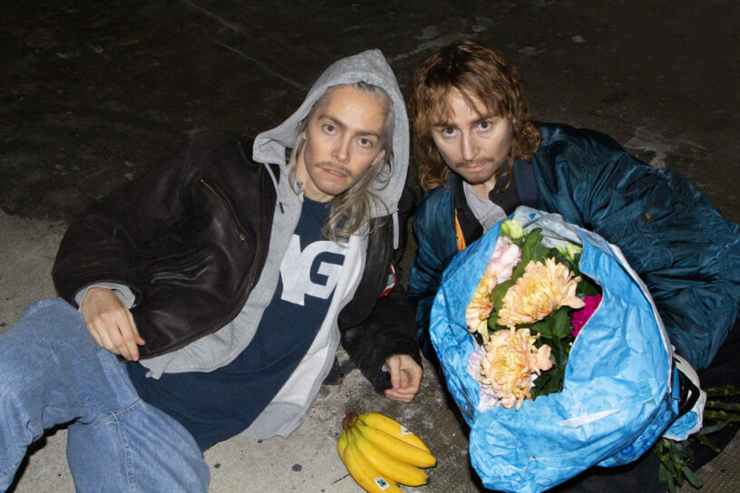 »Penis – eine Umarmung« von Lucy Wirth und Ines Hollinger - Münchner ...